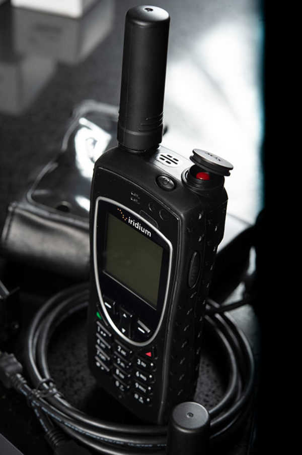 Iridium Extreme 9575 Satellite Phone • Apollo Satellite